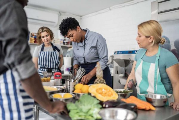 How To Host A Cooking Class: The Ultimate Guide For Chefs